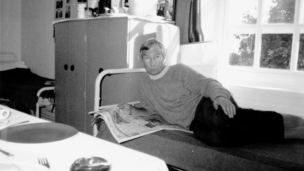 Lester Piggott: Record-breaking jockey with ruthless will to win - BBC ...