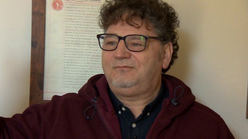 Homes for Ukraine: What is it like to welcome a refugee? - BBC News