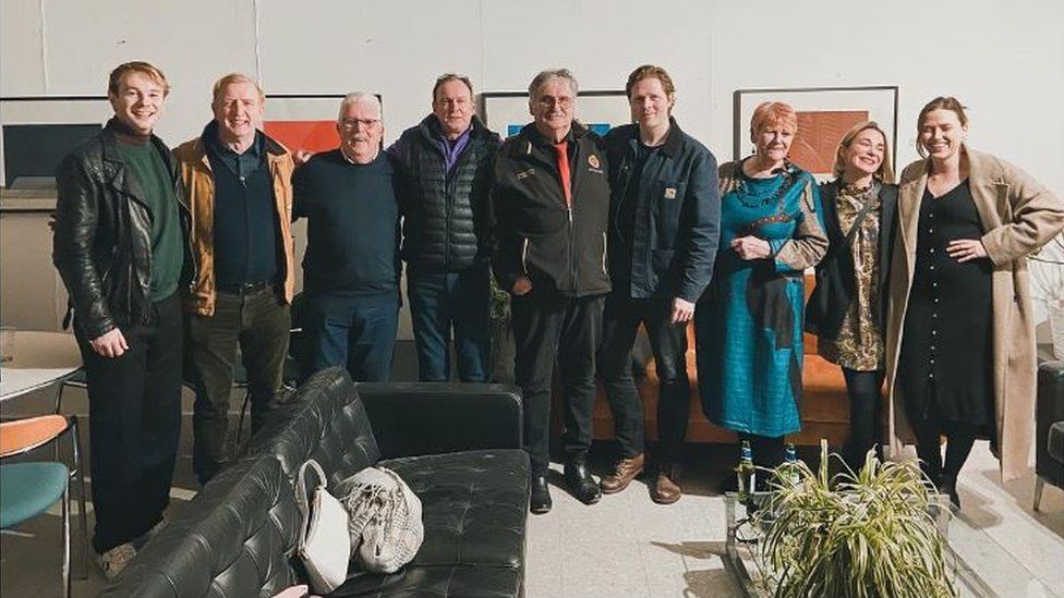 Llais Cymreig y blaidd yn un o gemau fideo mwya'r byd - BBC Cymru Fyw