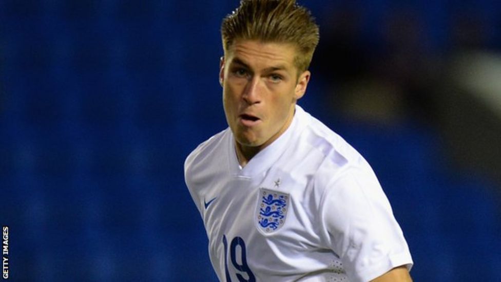 Reece Burke: Bradford City extend defender's loan from West Ham - BBC Sport