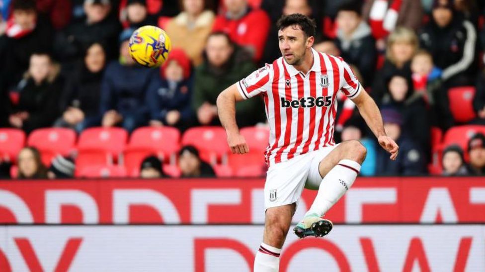 Enda Stevens: Stoke's Republic of Ireland defender signs new deal - BBC ...