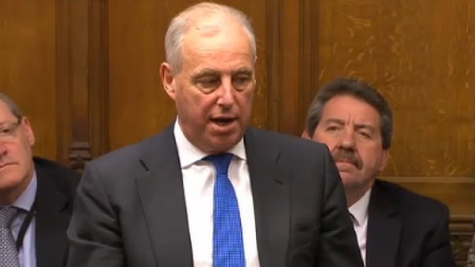 Former MP Tim Yeo loses Sunday Times cash claim libel bid - BBC News