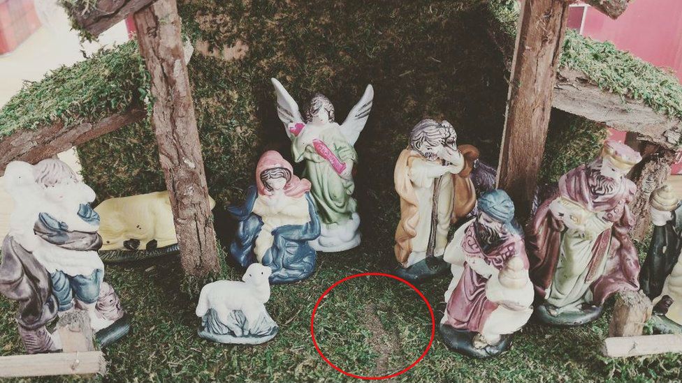 Baby Jesus stolen from Peterborough Salvation Army - BBC News