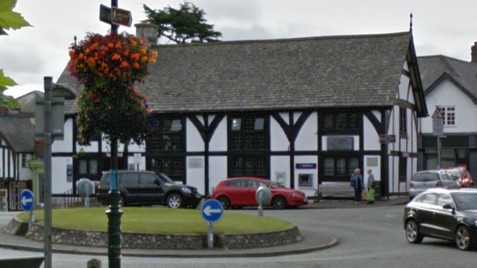 Historic Ruthin building could become community hub - BBC News
