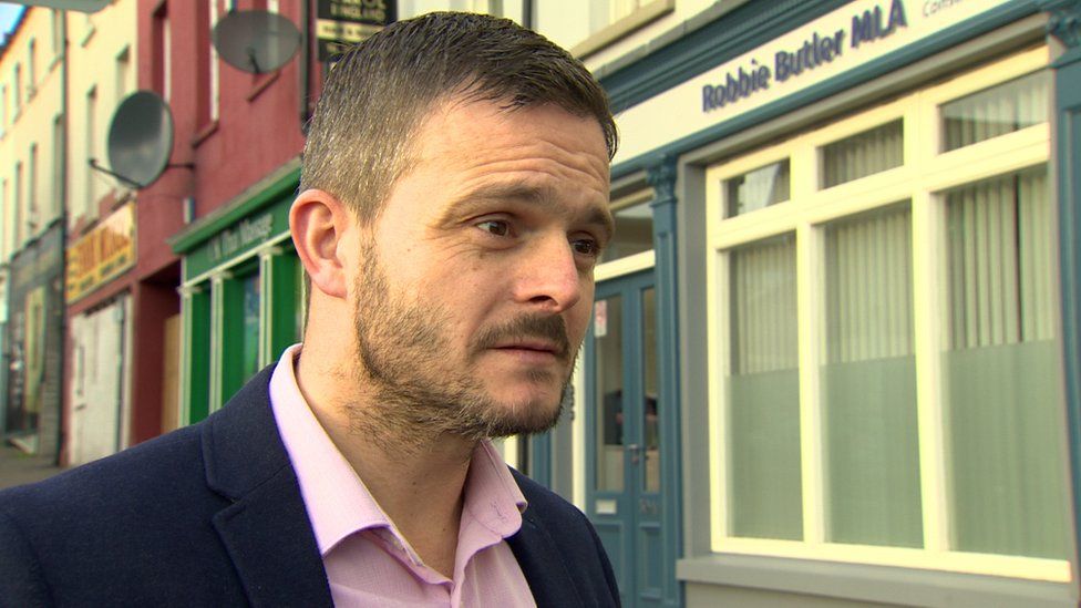 NI ambulances miss 999 response targets - BBC News