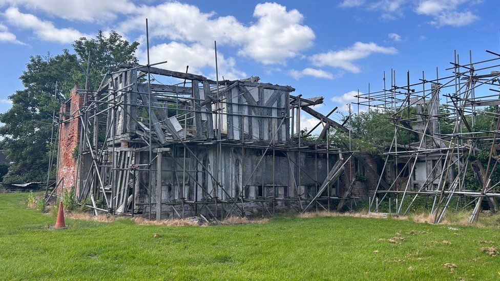 Sinai House: Roman connections could be assessed at Burton site - BBC News