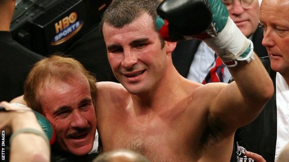 Joe Calzaghe posts heartfelt tribute to late father Enzo - BBC Sport