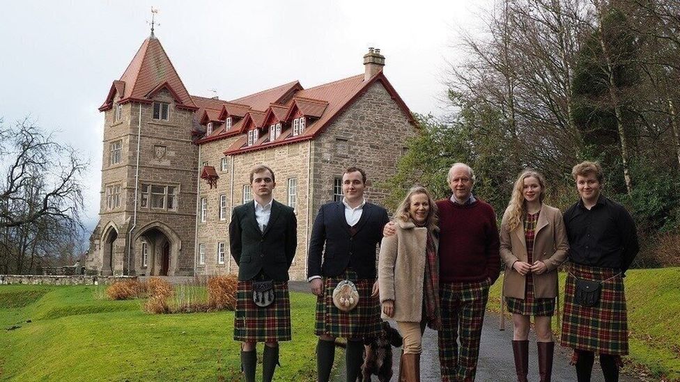 Clan Buchanan to have their first chief in over 300 years - BBC Newsround