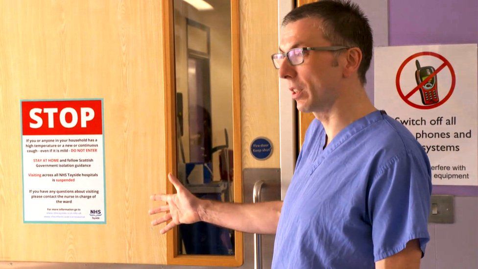 Scotland's hospitals prepare for the Covid-19 peak - BBC News