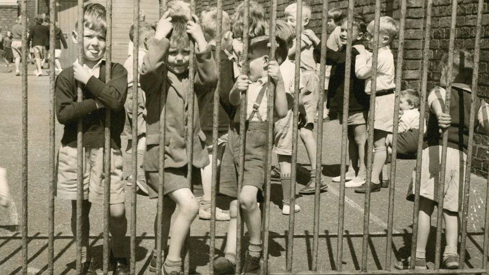 Liverpool children captured in pictures over 100 years - BBC News