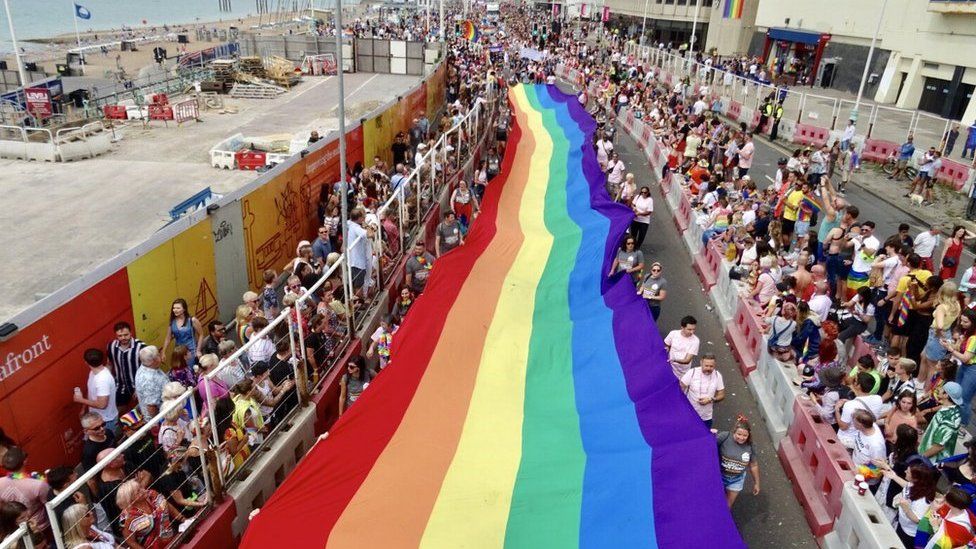 Brighton Pride: Unseen images of 1973 gay march discovered - BBC News
