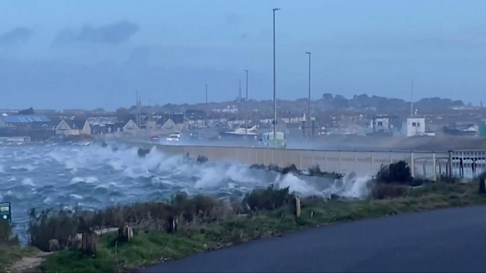 Storm Eunice: Man killed and two seriously injured - BBC News
