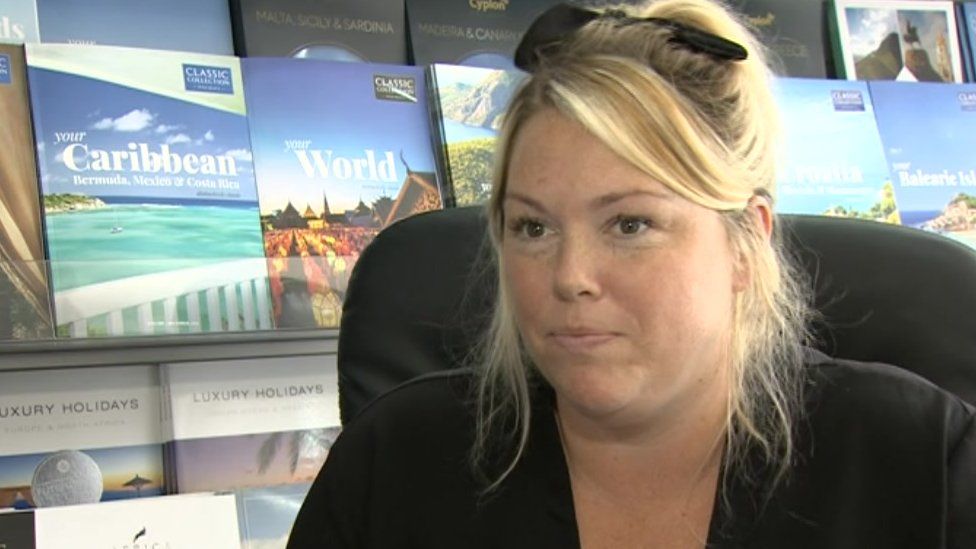 Independent travel agent welcomes travel rule changes - BBC News