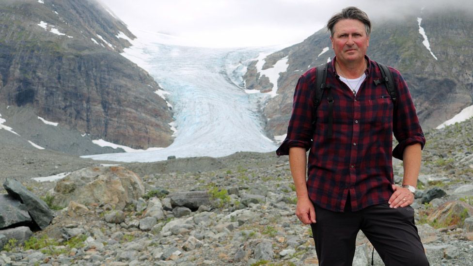 Simon Armitage: Poet laureate on 'life-changing' visit to the Arctic ...