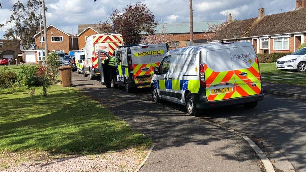 March murder: John Cole made slit throat searches before killing - BBC News