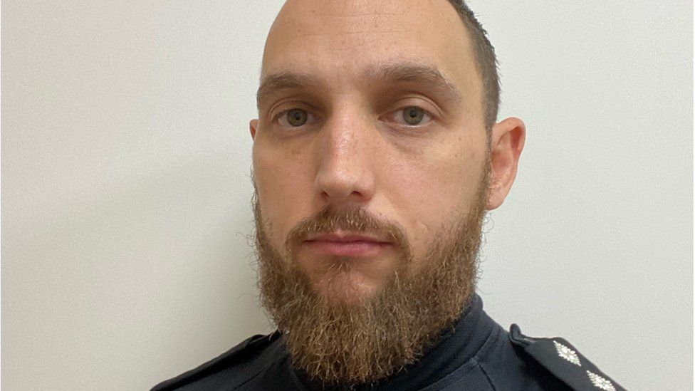 Knife crime: Avon and Somerset police slow rise in parts of West - BBC News