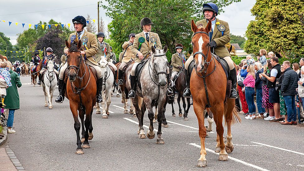In pictures: Lauder Common Riding - BBC News