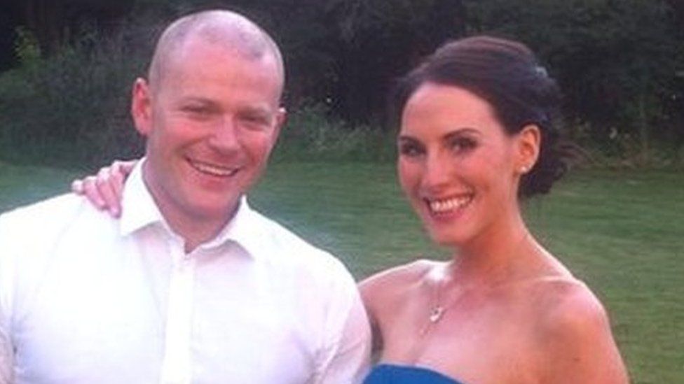 Judith Garrett death: Cycling race officials cleared - BBC News