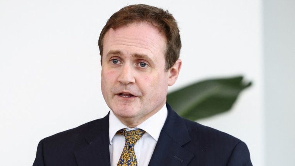 Tom Tugendhat MP could face driving ban for using phone at wheel - BBC News