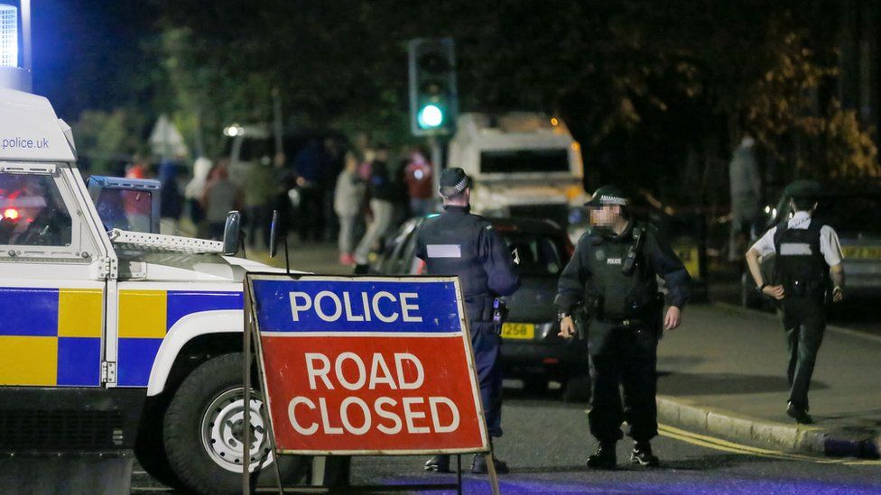 North Belfast: Loyalist John Boreland shot dead in north Belfast - BBC News