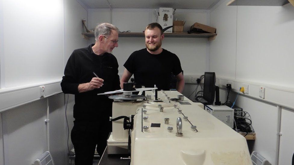 'Ozone hole vigilance still required' - BBC News