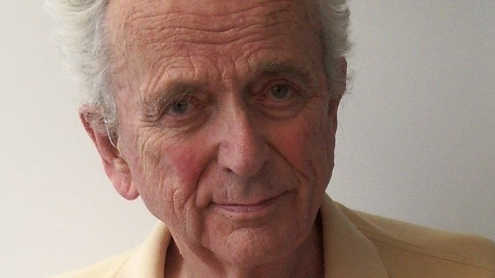 Lytchett Matravers crash death: Tribute to Peter Brett - BBC News