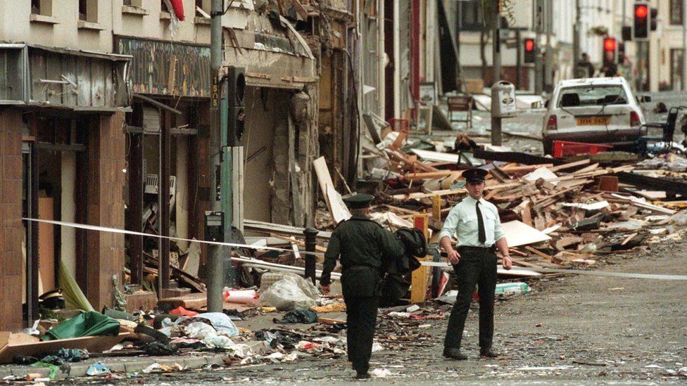 Omagh bombing: Families sue NI chief constable - BBC News
