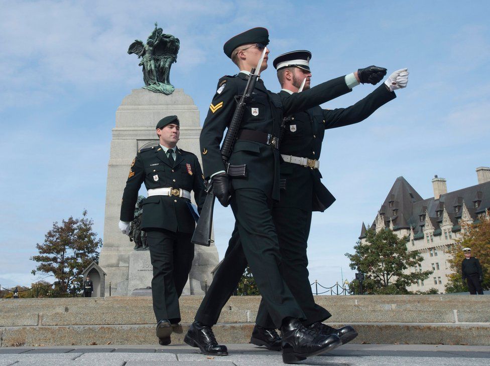 Canadian leaders pay tribute to victim of Ottawa attack - BBC News