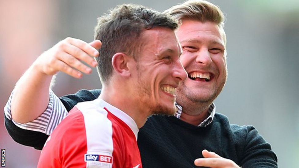 Charlton Athletic: Jason Pearce signs new deal until 2020 - BBC Sport