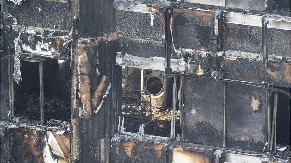 London fire: Death toll rises to 17 but 'no more survivors' - BBC News