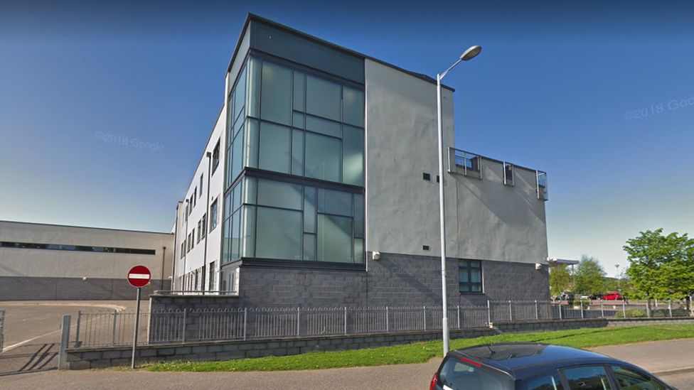 Part-time start for Falkirk schools in August - BBC News