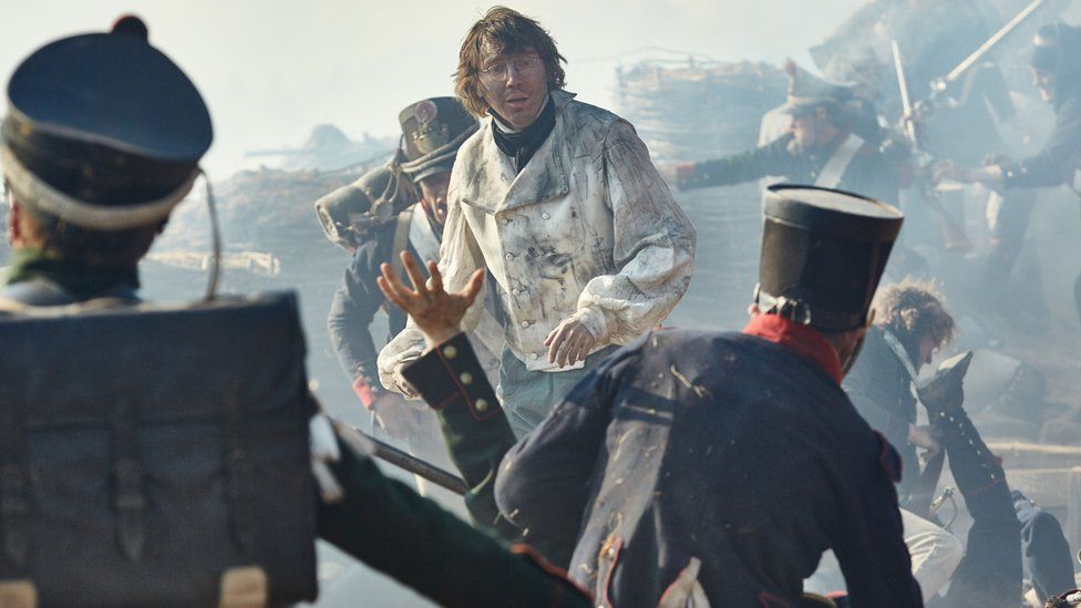 Russians sneak a peek at BBC's War and Peace - BBC News