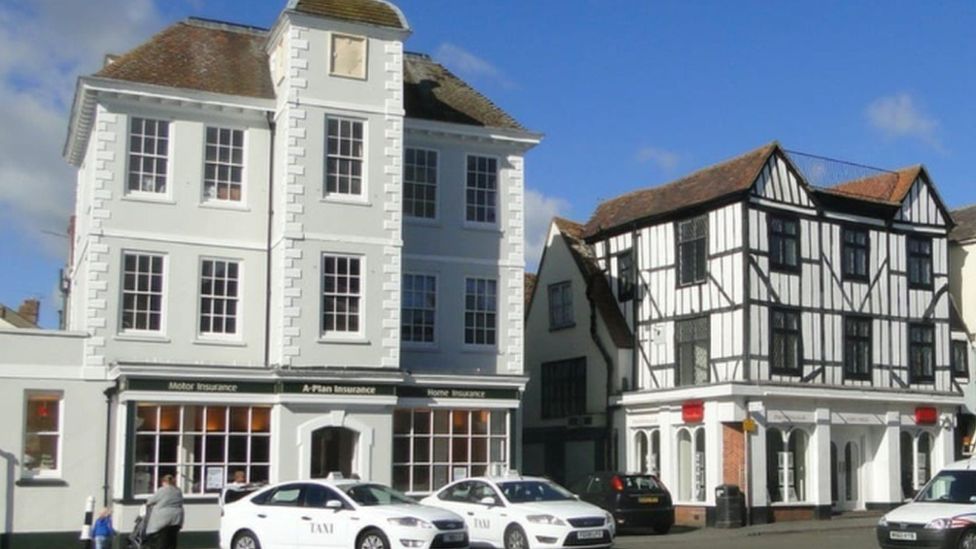 Bicester town centre in line for £4.25m makeover, says council - BBC News