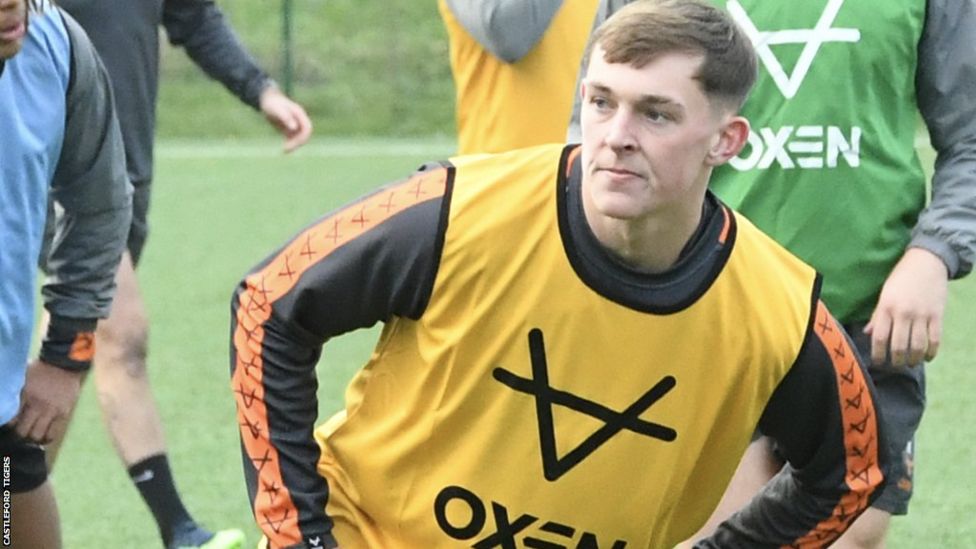 Jack Broadbent: Castleford Tigers sign ex-Leeds Rhinos back on two-year ...