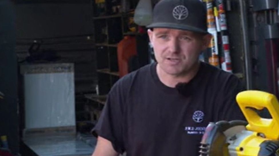 Doncaster joiner challenges thieves who steal his tools - BBC News