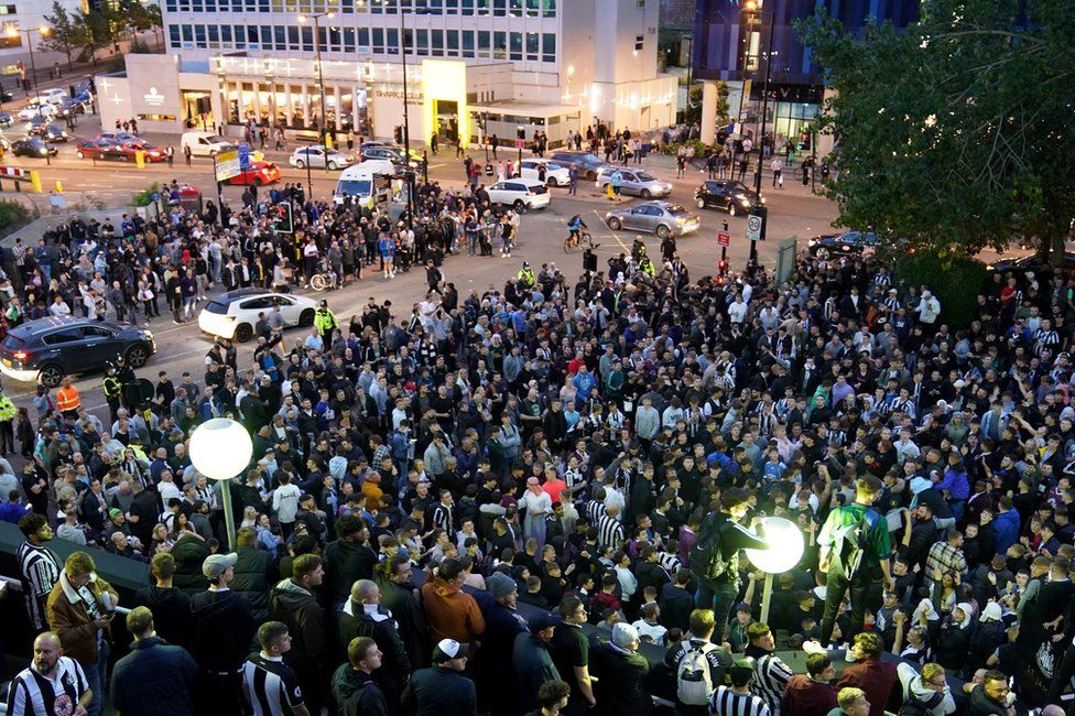 Newcastle United takeover: Joyous scenes as fans celebrate new era ...