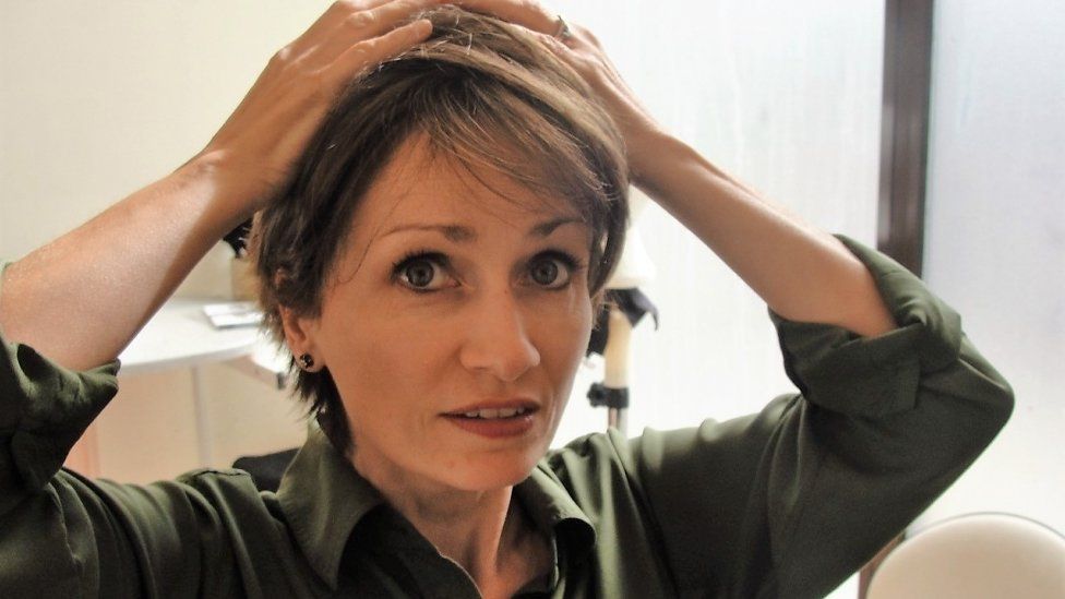 Breast cancer: 'Nothing prepares you for that fear' - BBC News