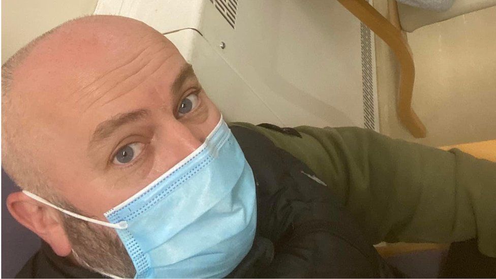 Reading father's stem cell transplant hope for boxer son - BBC News