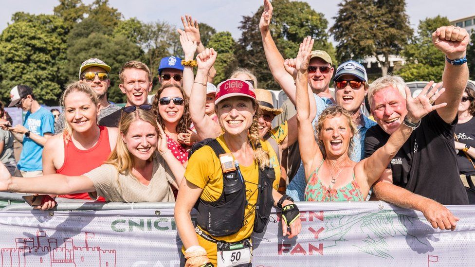 Oriel luniau: Ras Cefn y Ddraig 2023 // Photo gallery: The 2023 Dragon ...