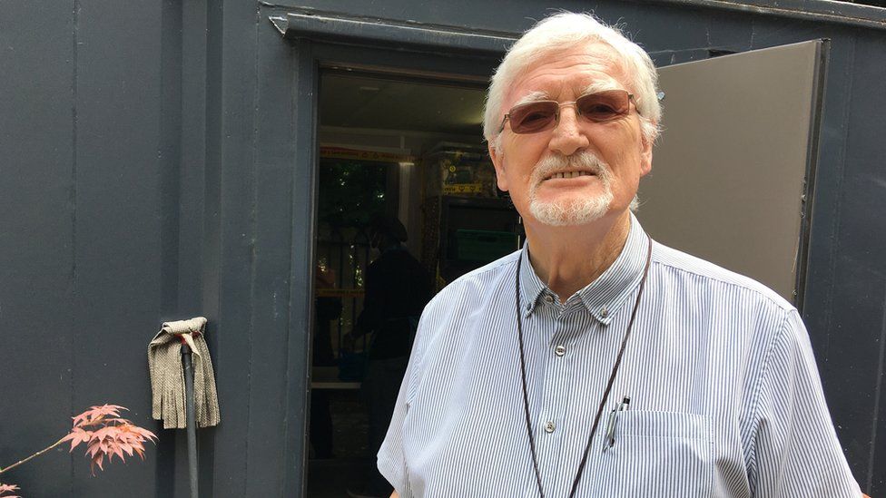 Bristol food bank donations drying up, priest says - BBC News