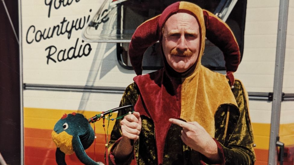 BBC Essex presenter Dave Monk's mixed emotions before final show - BBC News