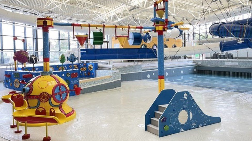 Urgent support for Malvern leisure centres considered by council - BBC News