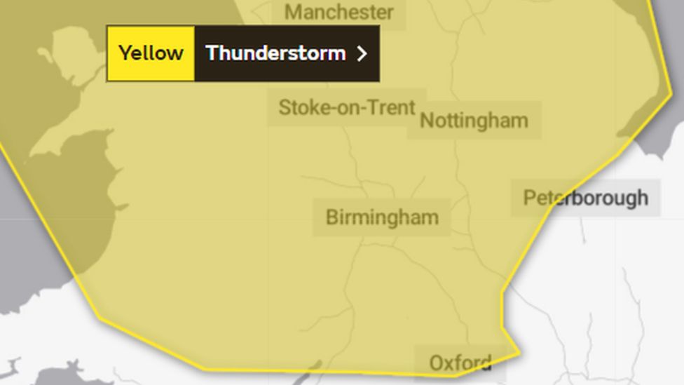 Thunderstorm alert issued by Met Office across West Midlands - BBC News