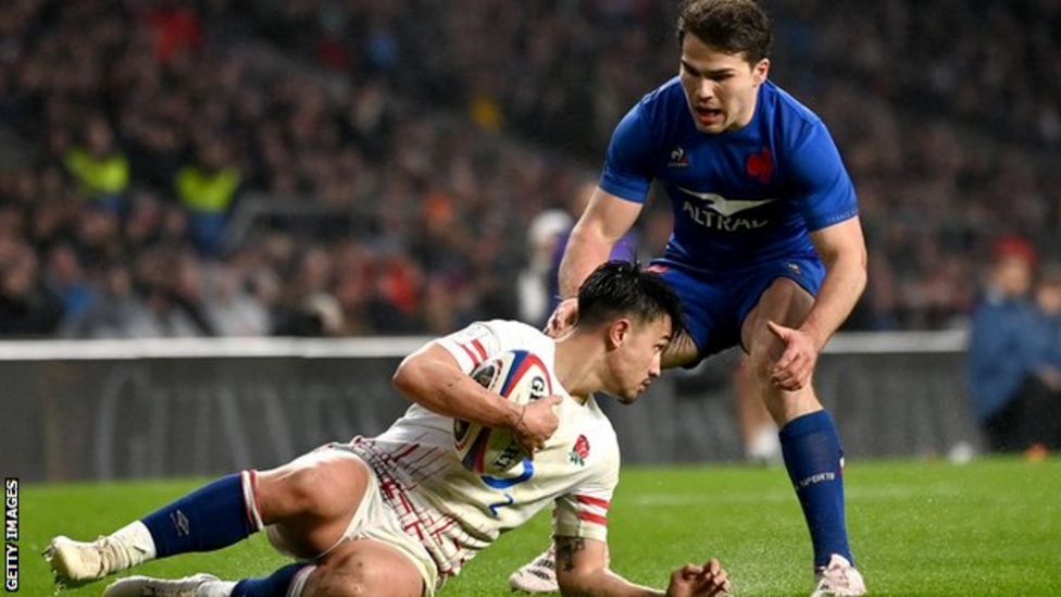Antoine Dupont: France captain's display like 'Ronaldo, Messi, Zidane and Terminator' - BBC Sport