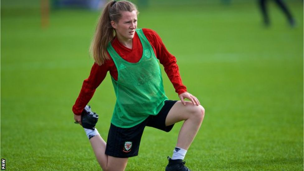 Carrie Jones: Too young to play for her club but not her country - BBC ...