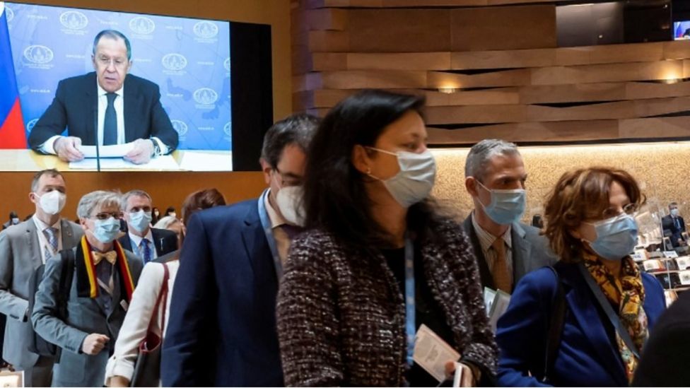 Diplomats spar over 'edited' Russian letter - BBC News