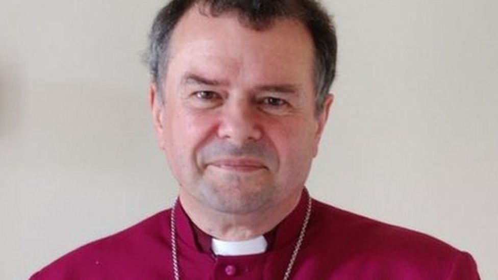 Former Bishop of Gloucester Michael Perham dies - BBC News