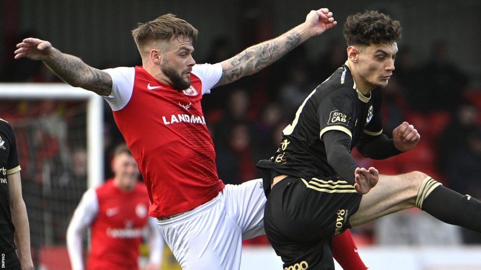'We can only control what we do' - Larne manager Tiernan Lynch on title run-in - BBC Sport