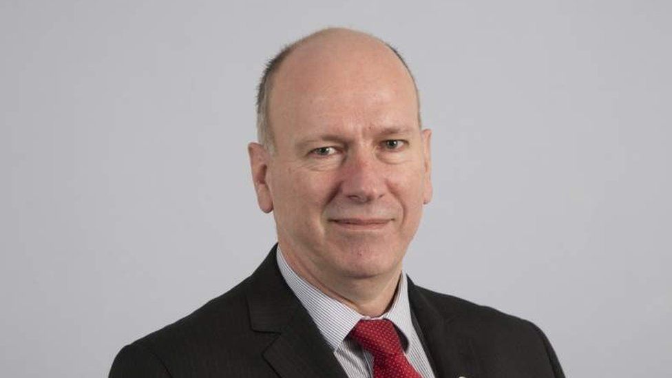 Shadow scheme to entice more female politicians to stand - BBC News