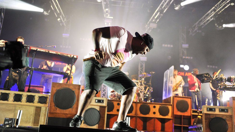 Guitar Hero Live: Arcade games can survive in the new-gen age - BBC News